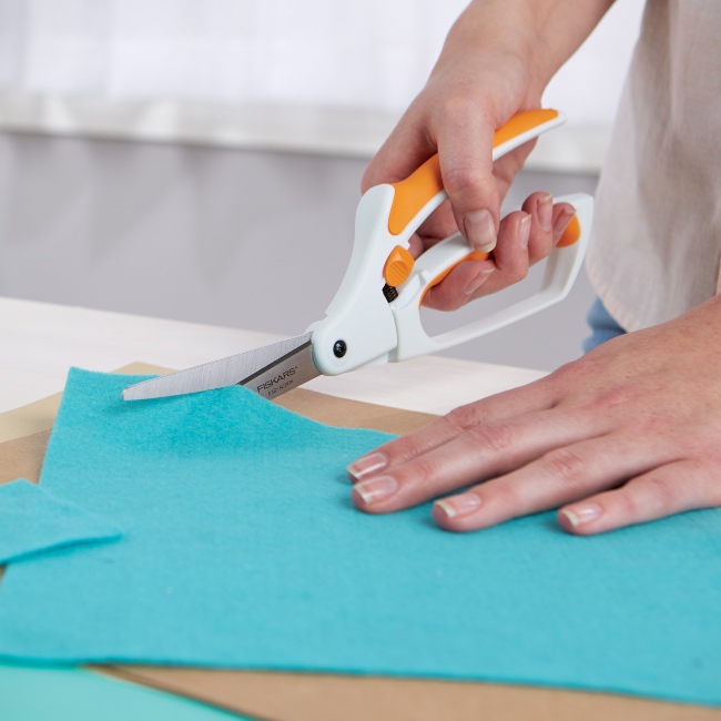 Fiskars - Universal EasyAction Scissors - 26cm - The Quilt Shop