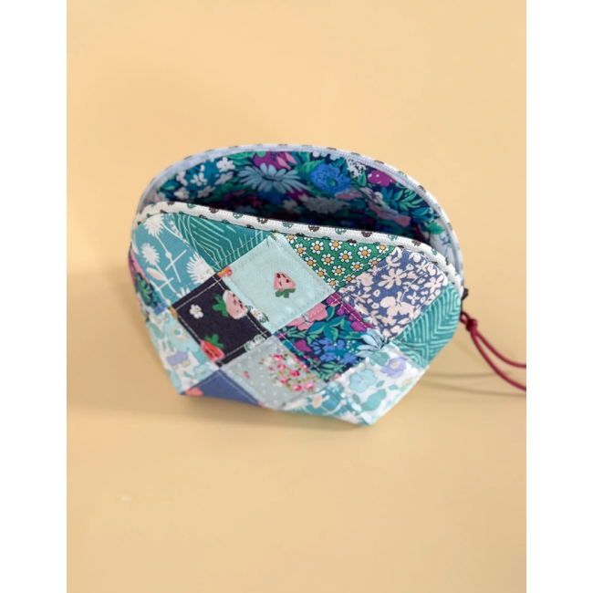 Criss Cross Pouch Set Pattern - Minki Kim - The Quilt Shop