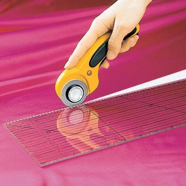 OLFA 45mm Deluxe Rotary Cutter - The Quilt Shop