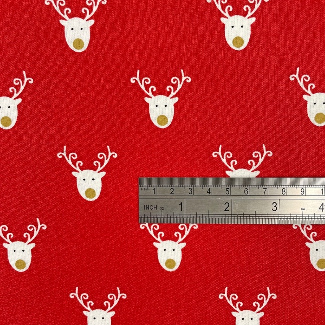 Reindeer Face Red - Crafty Fabrics - The Quilt Shop