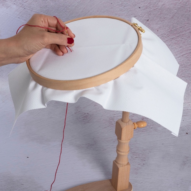 Seat Frame with Embroidery Hoop - 20cm - Milward | The Quilt Shop