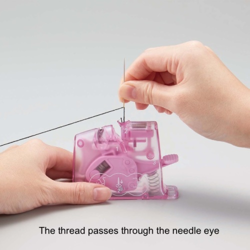 Quick Desk Needle Threader - Clover | The Quilt Shop